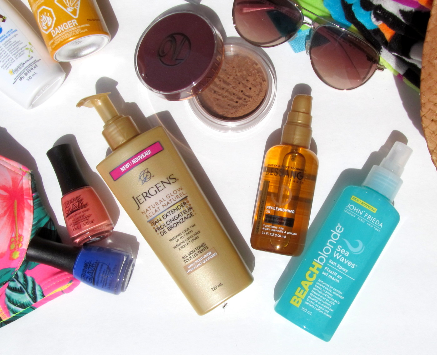 Beach Bum Essentials | What To Pack For A Day At The Beach - A Dash of Dee